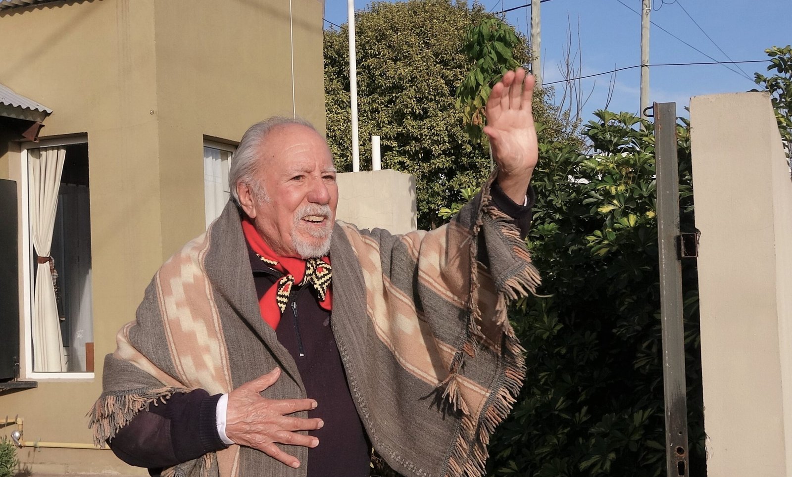 Víctor Velázquez, uno de los máximos exponentes del folklore, cumple 90 ...